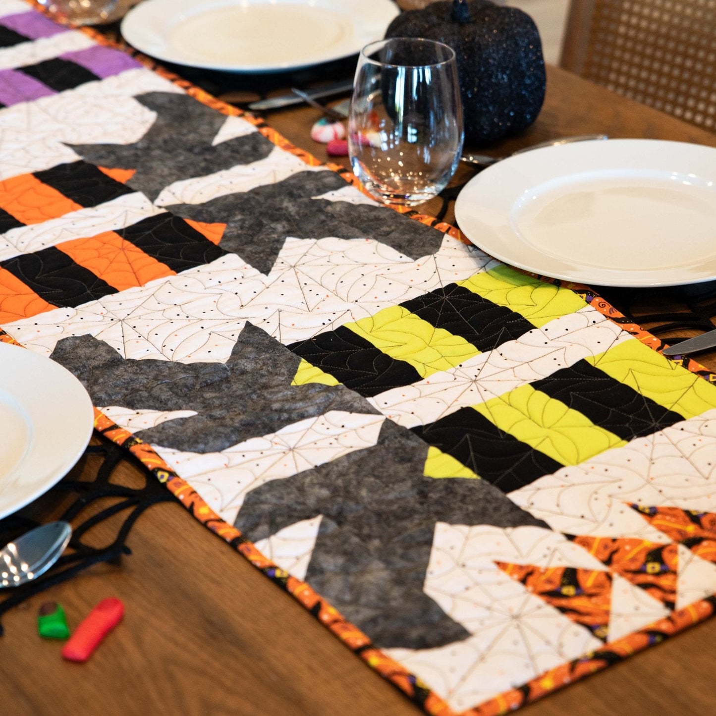 Witch's Feet Quilted Table Runner Pattern – Five Sisters Quilt Shop